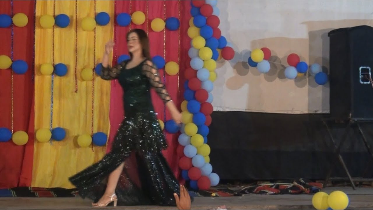 Seher Khan Beautiful Dance In Cinema Award Show - YouTube