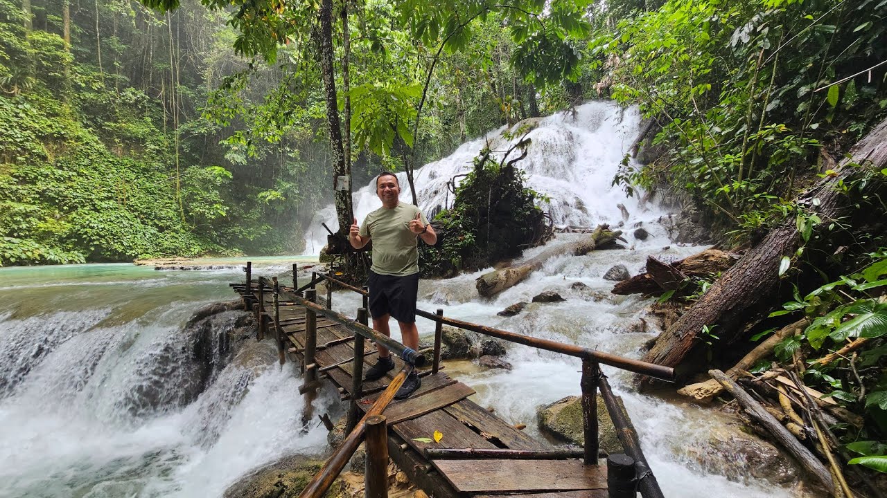 Piala Fountain (Air Terjun Piala) di Luwuk, never see Fountain like ...