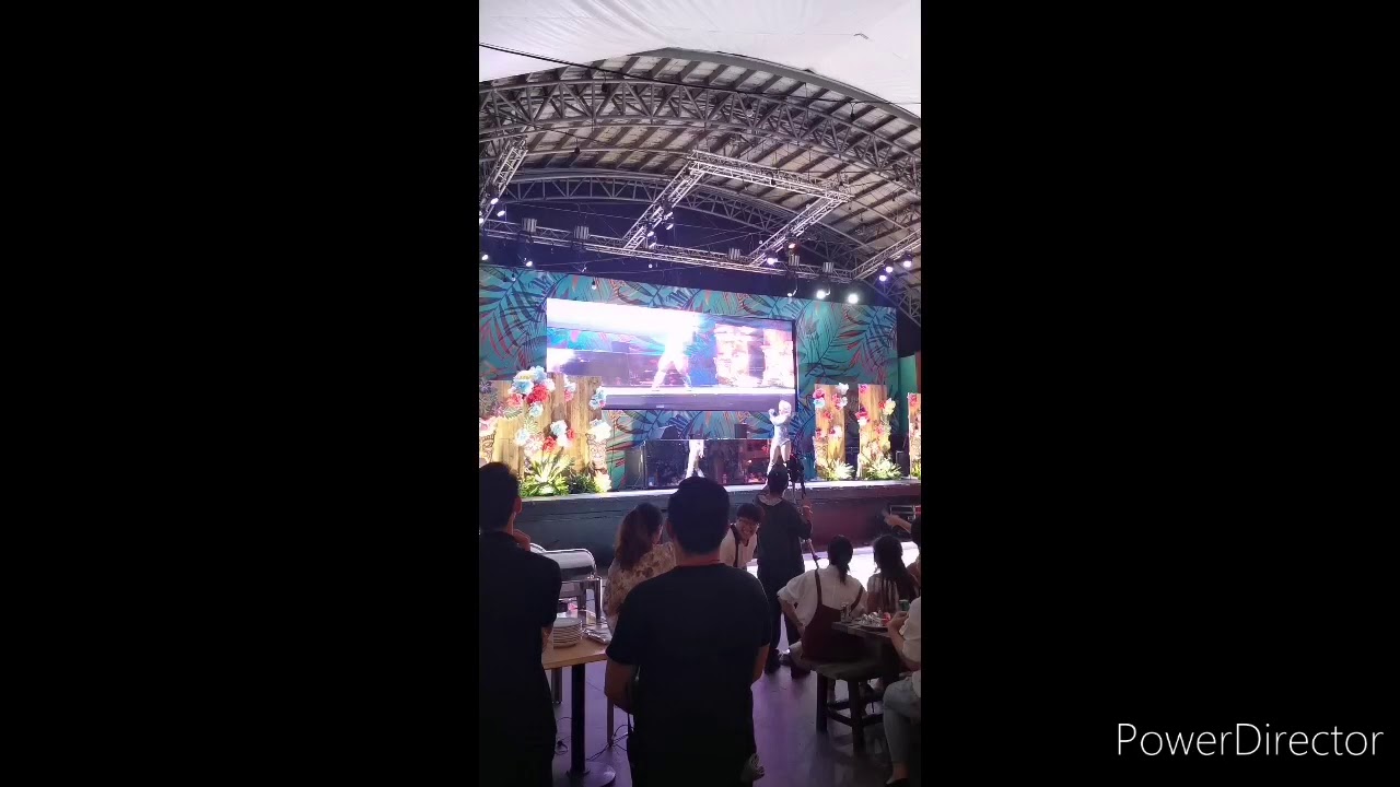 Lady Gaga at The Island BGC 😋 - YouTube