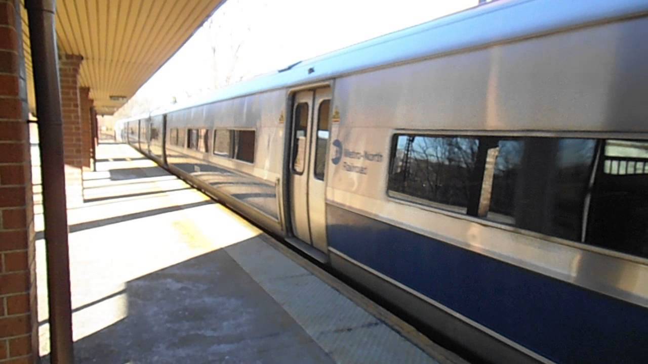 Metro North M3A Departing White Plains - YouTube