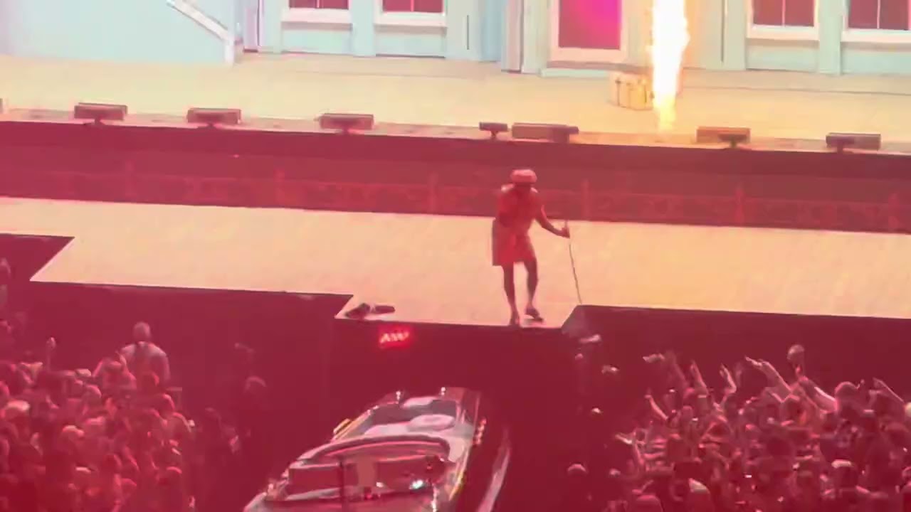 Tyler, The Creator - NEW MAGIC WAND (Live Performance) - YouTube