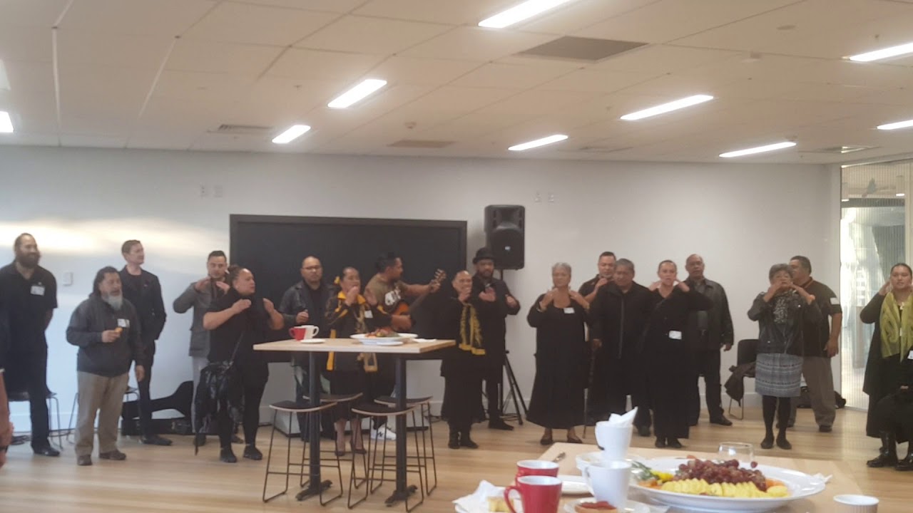 Maori Song at a Karakia, Auckland, NZ-Video2 - YouTube