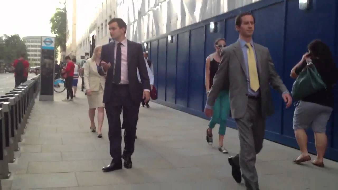 Awesome walk around Bank Tube Station London - YouTube