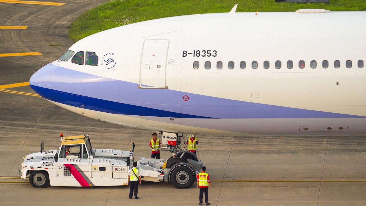 China Airlines A330-300 TLD TPX-500 TOWBARLESS AIRCRAFT TRACTORS Push back Shenzhen Airport ...