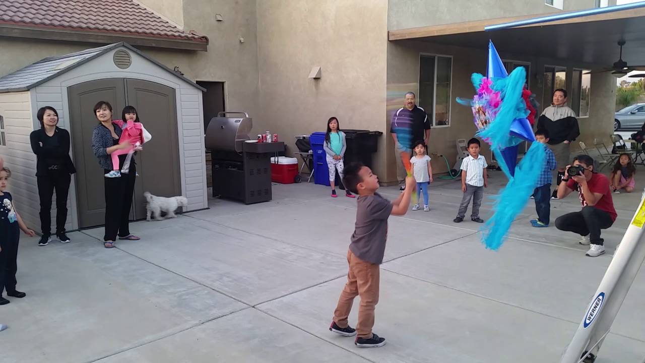 Jevin Birthday Pinata!!4/23/16 - YouTube