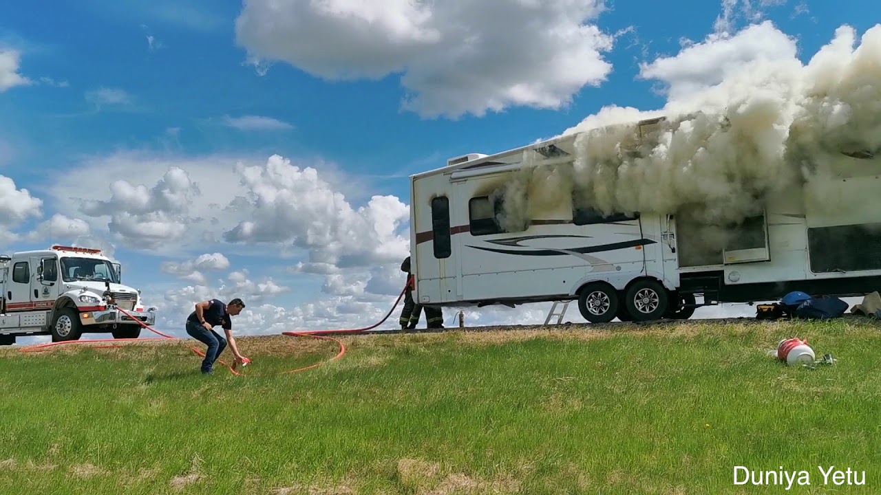 Burning RV trailer on HWY 2 in Alberta - YouTube