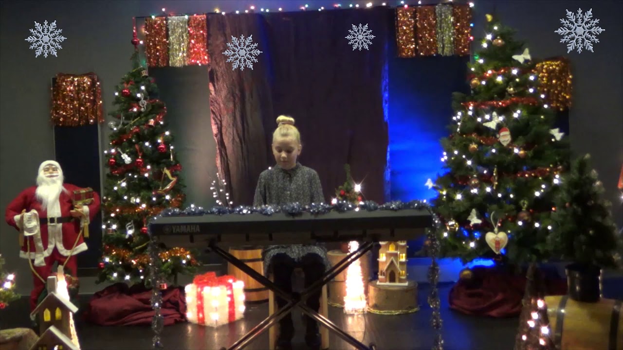 Jingle Bells door Roos bij MuziekDorp - YouTube