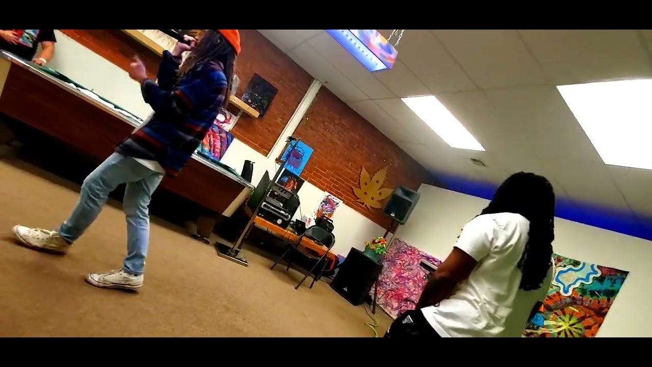 "KID LENNON"/@Kid_Lennon @ Tanks Dank Shop in Skiatook😎💨😶‍🌫️ - YouTube