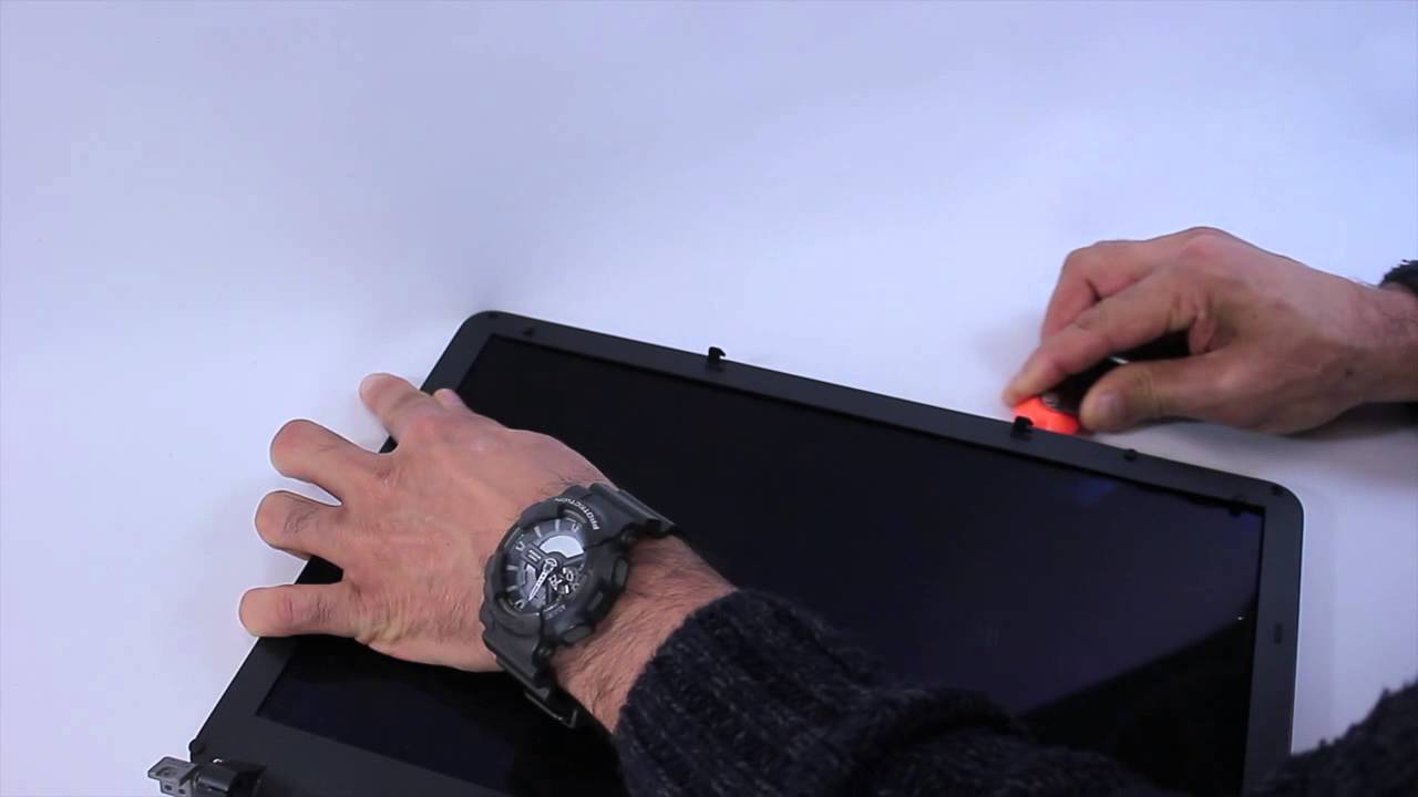 Spudger roller opening tool - YouTube