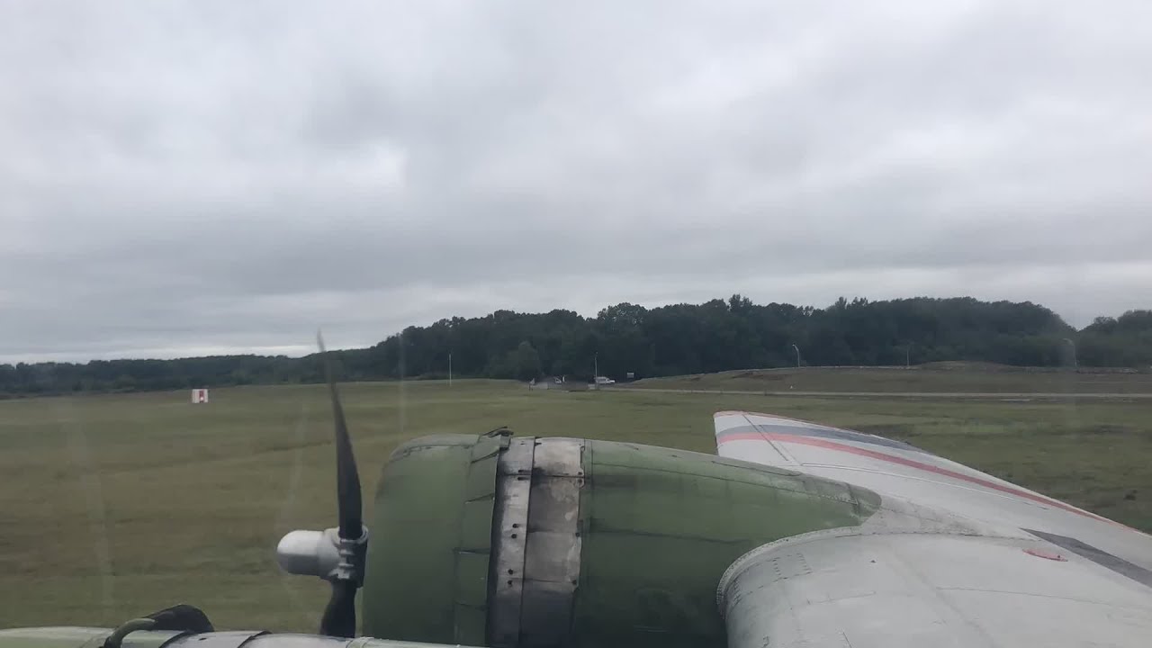 Look out the window of a WW2 Boeing B-17G Bomber! - YouTube