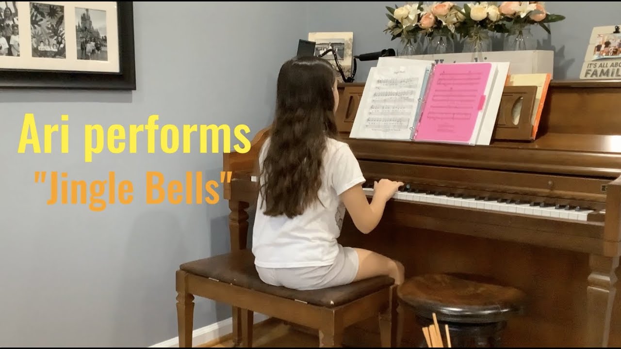 Ari performs "Jingle Bells" - YouTube