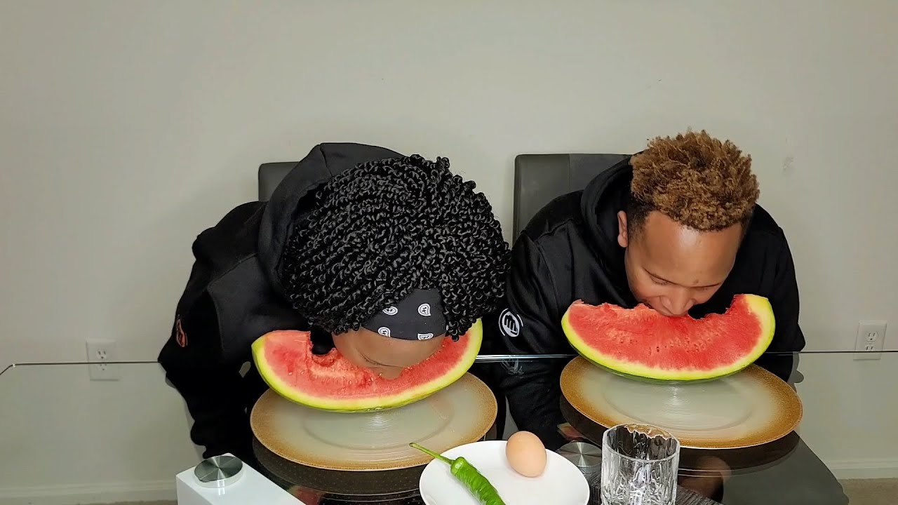 NO HANDS EATING CHALLENGE - YouTube