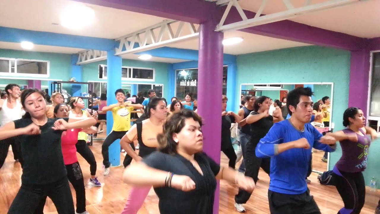 Clase de Zumba en Sulkan Danza Studio Enero 2013 - YouTube