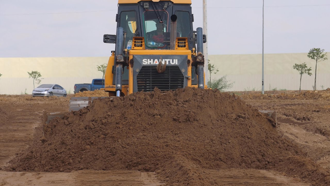 Bulldozer pushing sand - driving skills - YouTube