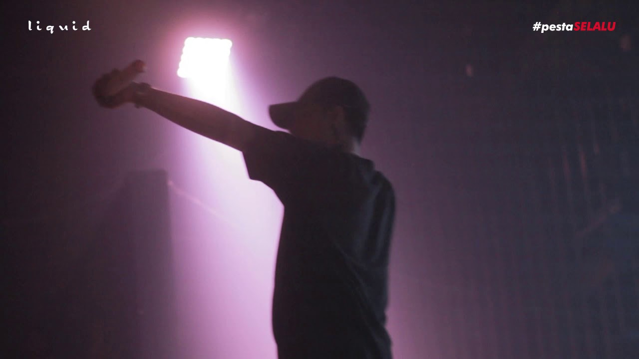 LIQUID JOGJA LIVE WEIRD GENIUS - YouTube