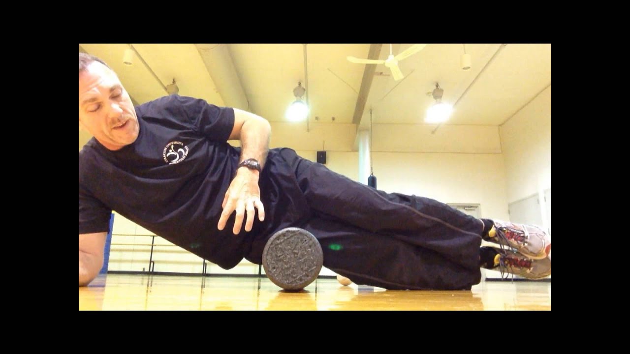 SMR Self Myofascial Release TFL (Tensor Fascia Lata) - YouTube