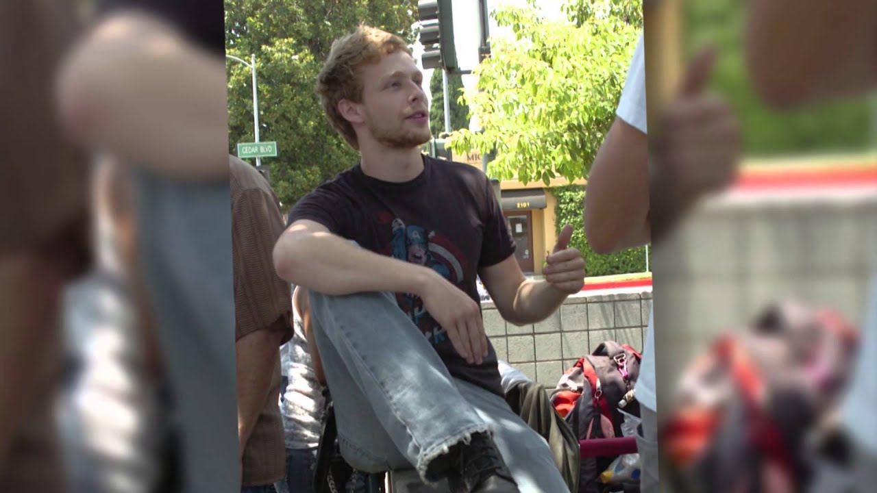 Johnny Lewis Death Photos