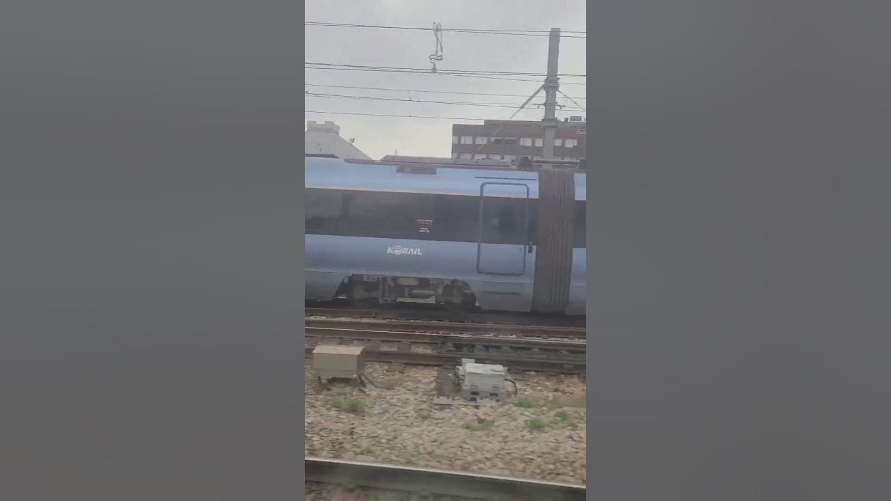 KTX Eum arriving at Seoul KTX이음 서울역에 도착 - YouTube