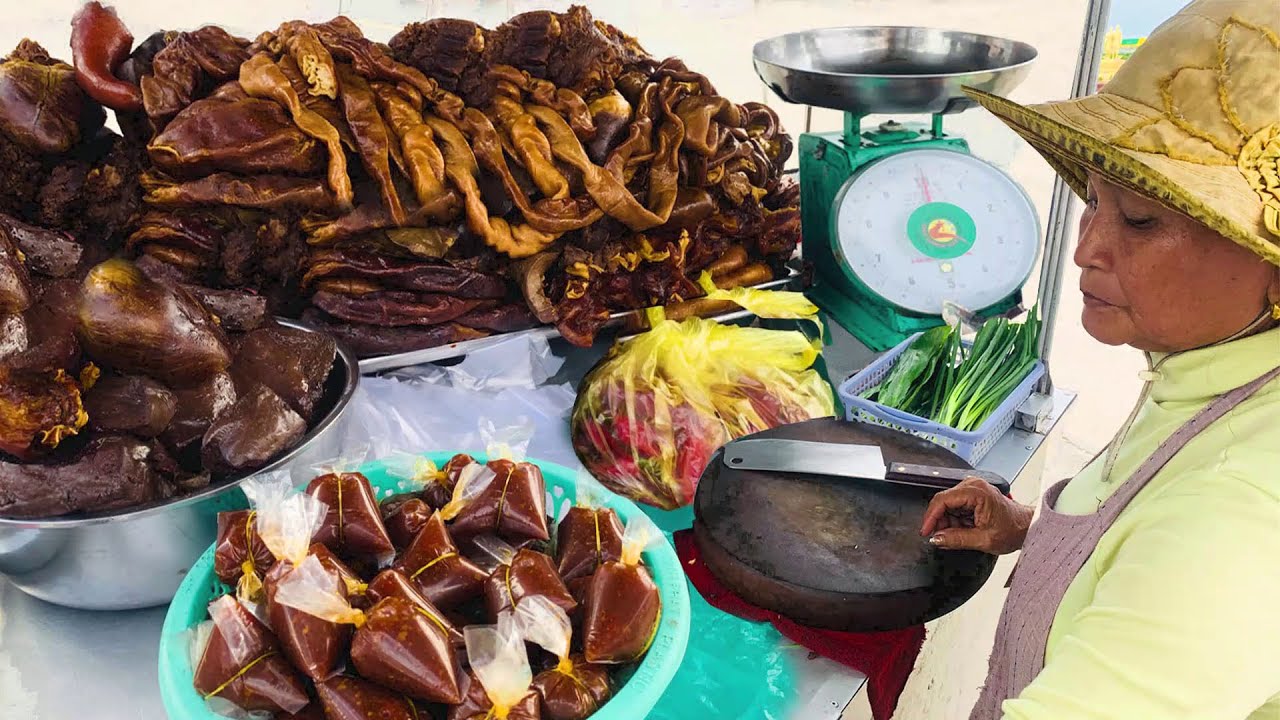 Popular Braised Pork Intestines on Sidewalk So Delicious | Cambodian ...