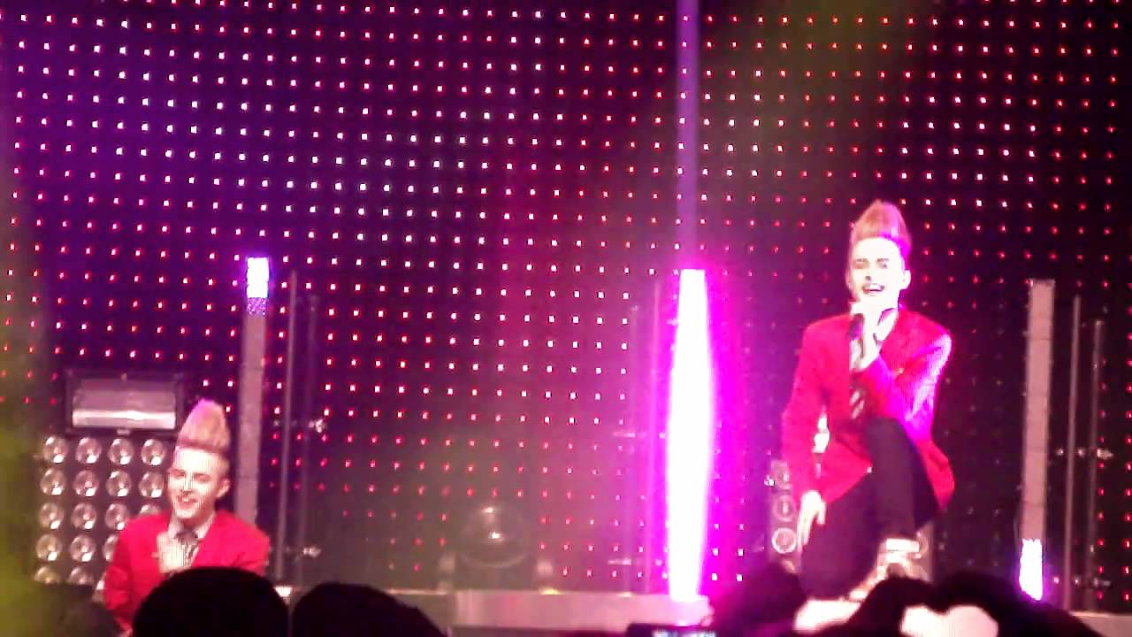 Jedward on Tour at Southend 23rd November 2010 - YouTube