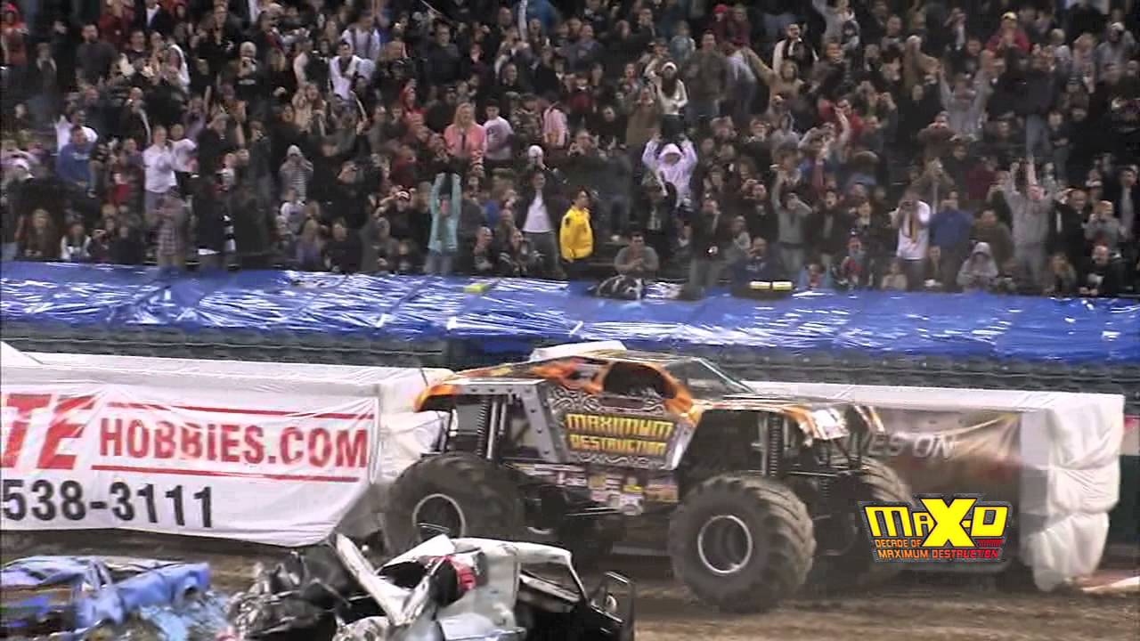 Monster Jam - Max-D Moment #4 - Anaheim 2009 - YouTube