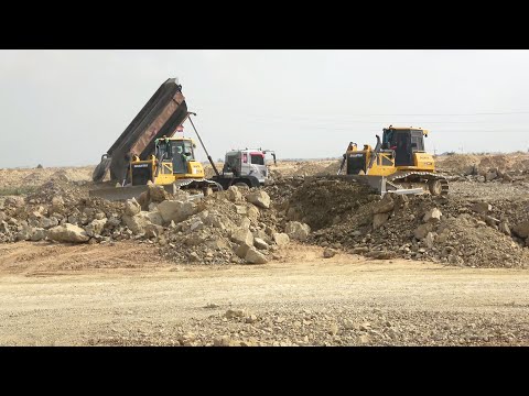 Best Action Heavy Pushing Rock Dirt Swamp Land Filling Strong Power ...