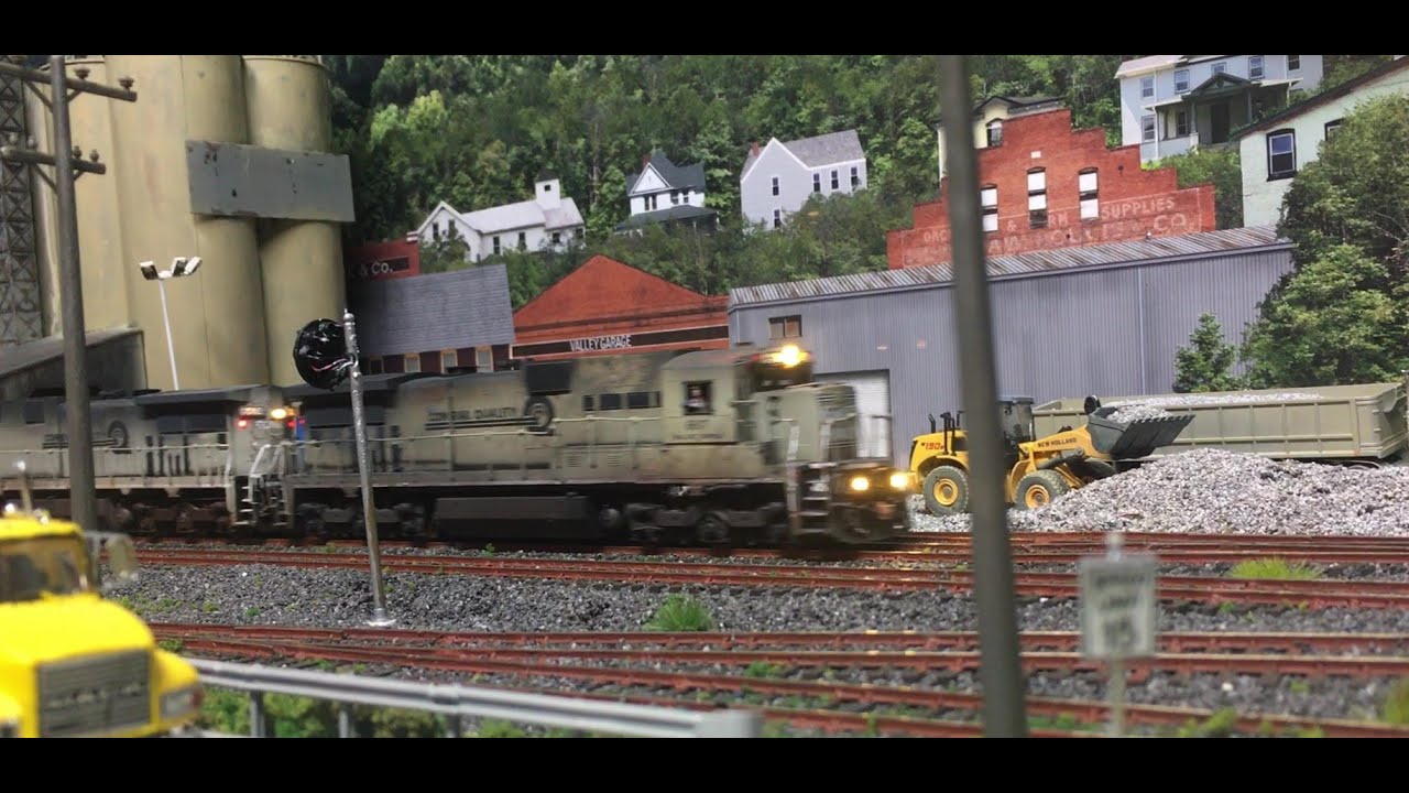 Conrail In HO Scale - Ballast Express! C32-8's - YouTube