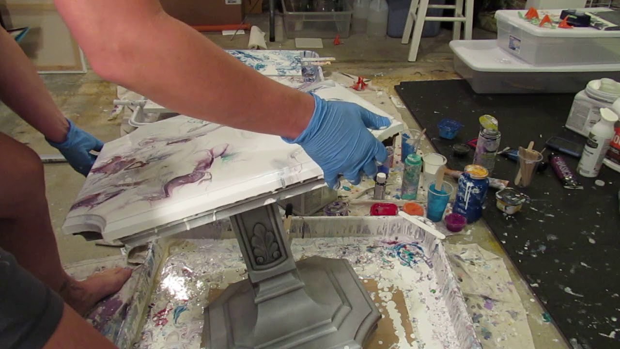 (039) acrylic pouring on a table - YouTube