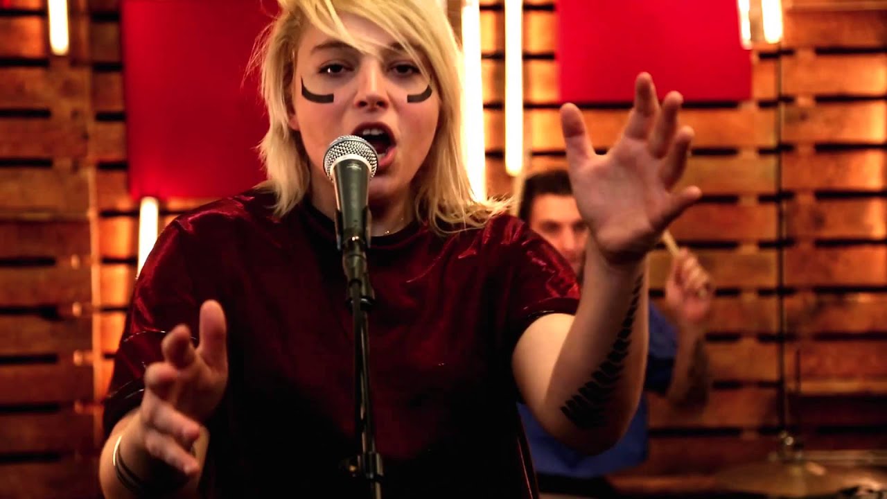 Hyphen Hyphen - Just Need Your Love (live) - YouTube