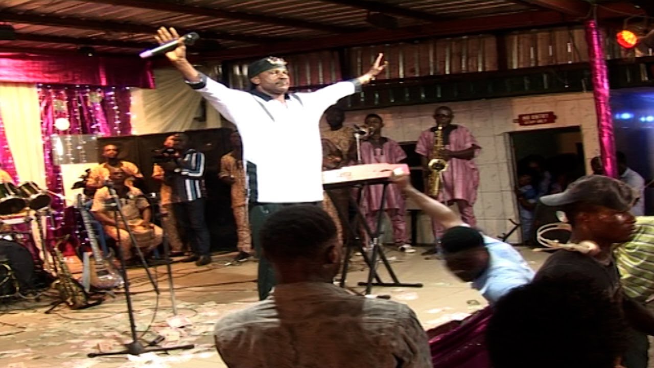 WATCH HOW AKABA MAN TURN UP THE CROWD IN OVBHE [BENIN MUSIC VIDEO ...