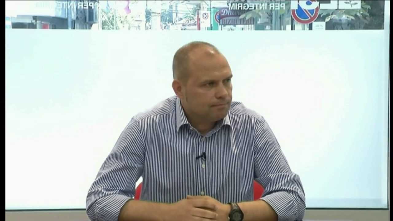 LSI, Manjani flet për turizmin por del për Olldashin - YouTube