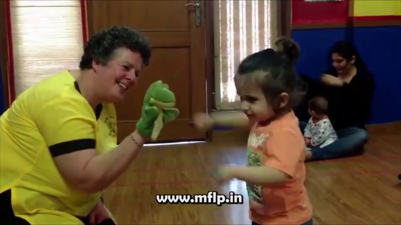 Music for Little People Toddler Class video with dancing, puppets and ...