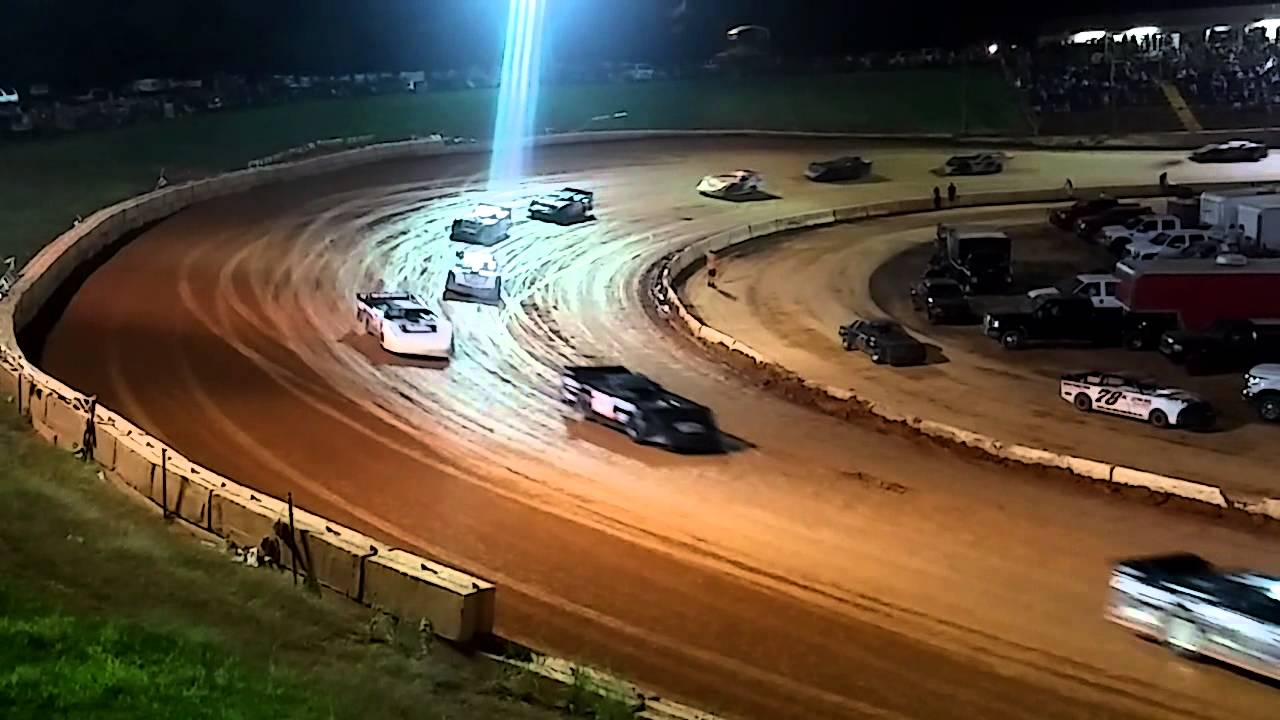 Friendship Motor Speedway race one hell of a race - YouTube