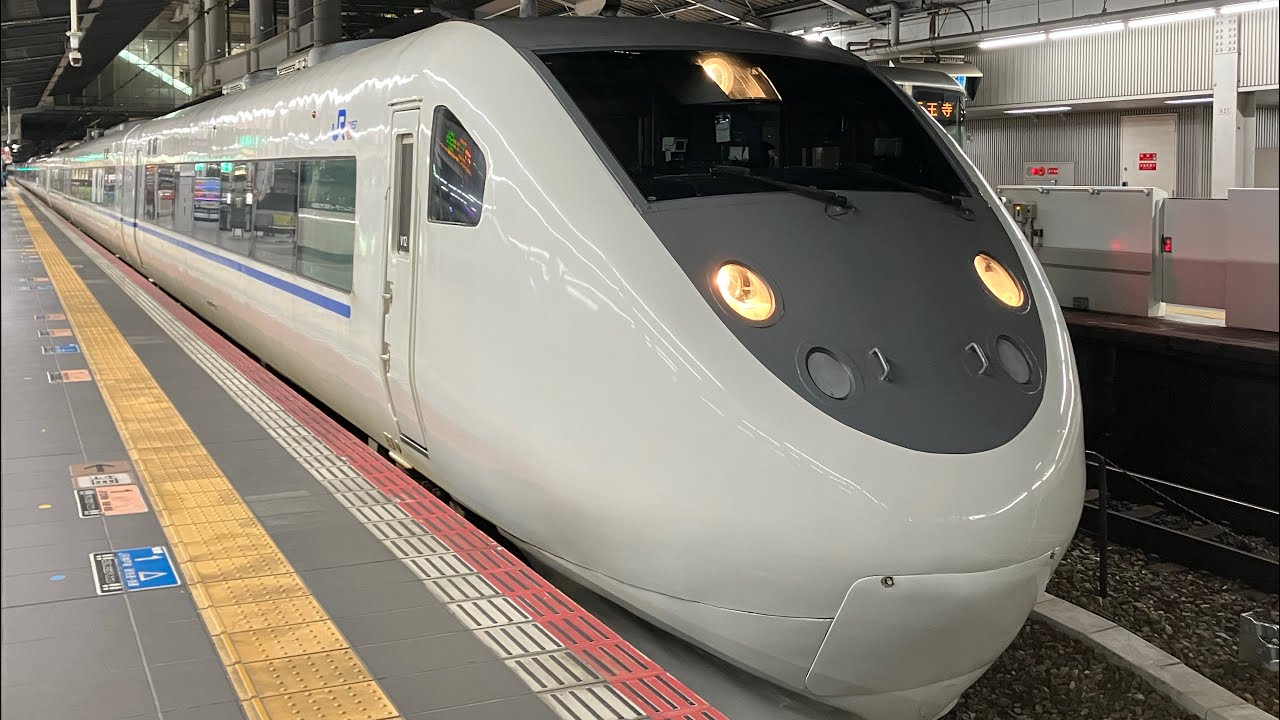 681系未更新車(V12編成)＋683系0番台(リニューアル車)大阪発車 - YouTube