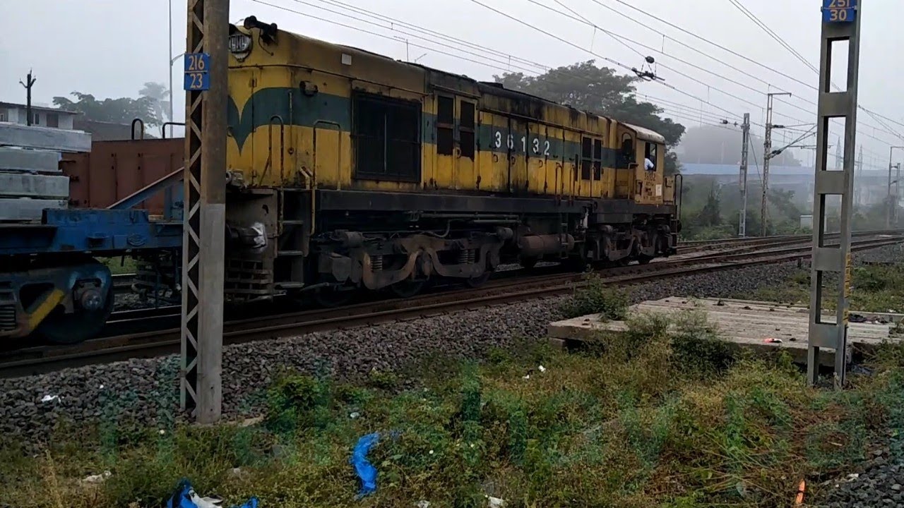 Electric poles loaded ALCO WDS6 acceleration with black and white smoke ...
