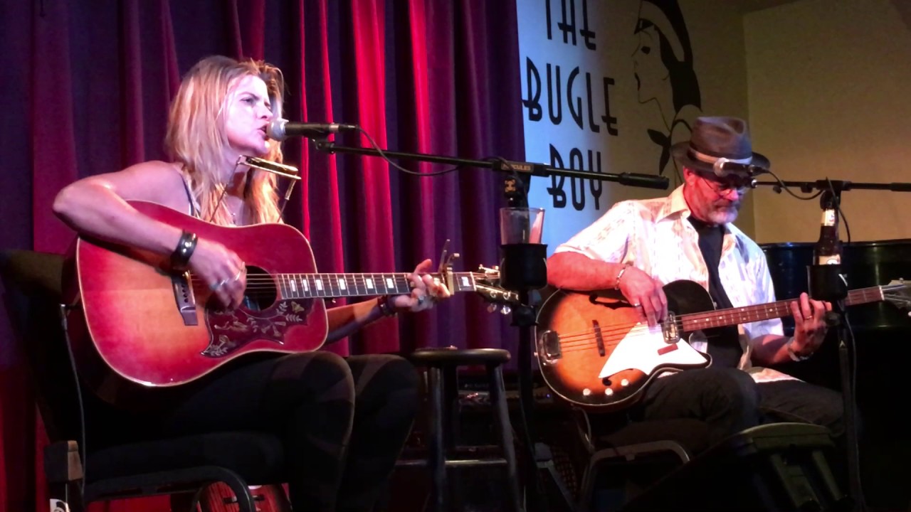 "Ace's High" Live at The Bugle Boy - Robyn Ludwick - YouTube