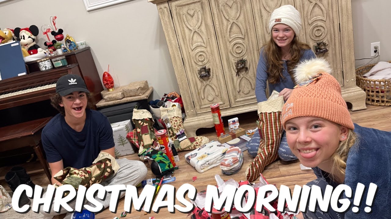 CHRISTMAS SPECIAL! Christmas Morning Opening Presents! - YouTube