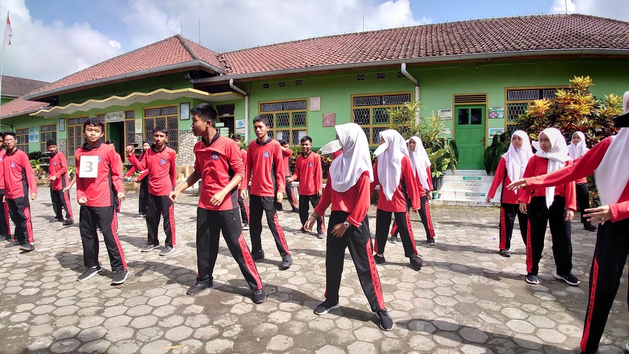 Senam PGRI di Clasmeeting STIPA - YouTube