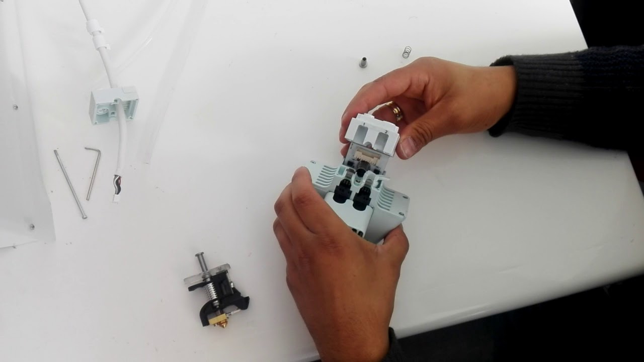 Assembly extruder ultimaker 3 - YouTube