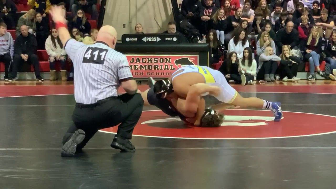 220: Mike Nakano (Toms River North) hits a 5-point move to defeat Brad ...