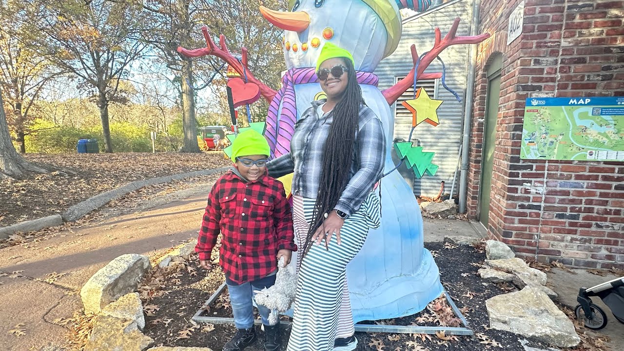 Vlogmas at the Zoo Before GloWild Starts : Visiting Our Snake, Camel ...