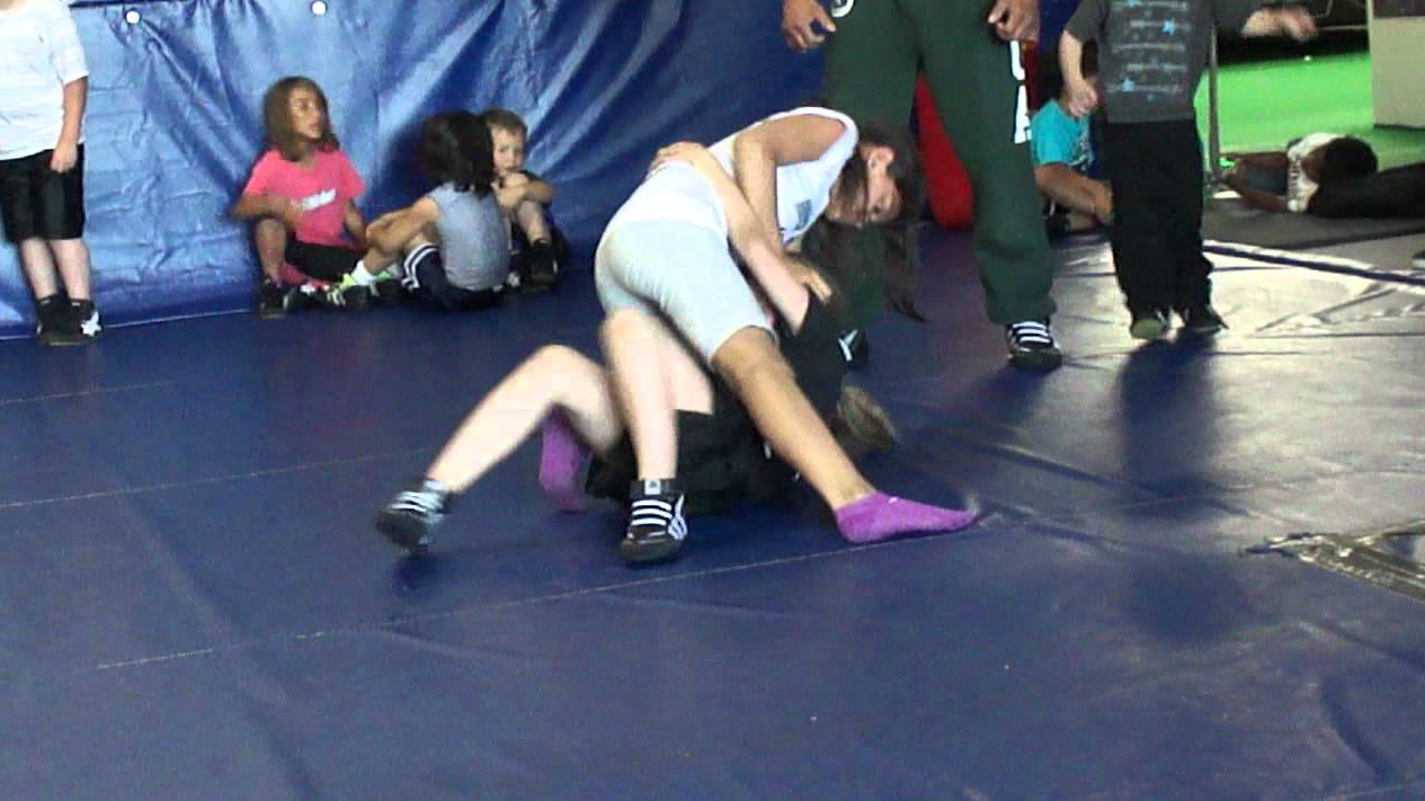UGA Kids grappling Jennifer 05/2011 - YouTube