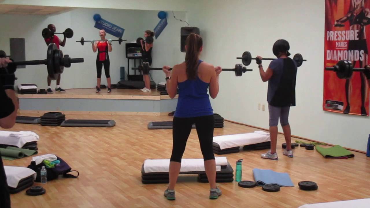 BODYPUMP (weight training) @ Studio Jear Group Fitness - Kelly G! - YouTube