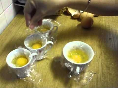 Huevos escalfados - YouTube