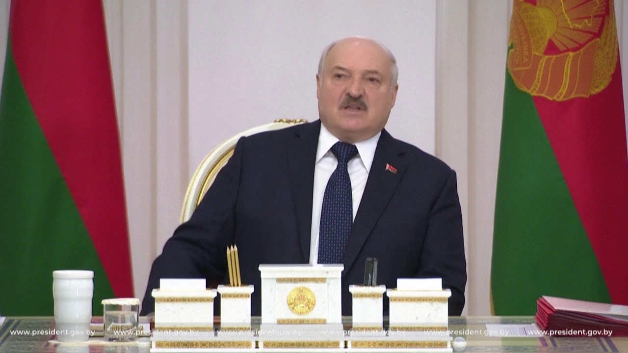 Belarus: Mobilise children to harvest potatoes and apples, says ...