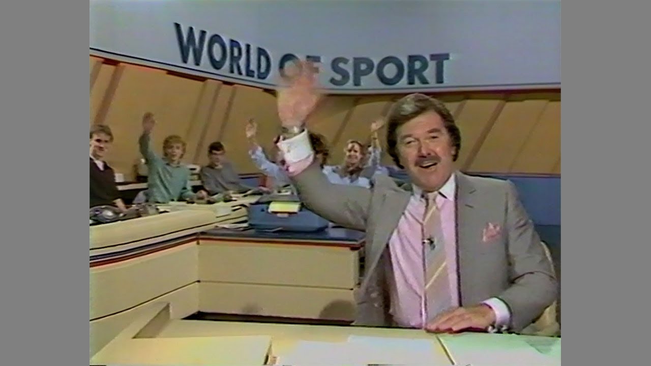 ITV LWT 12.1983 - Happy Christmas from Dickie Davies and some of the ...