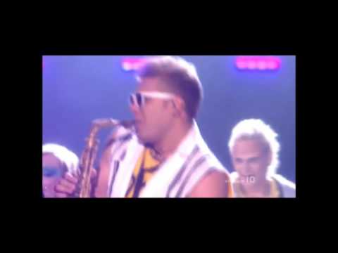 Epic Sax Guy VS Ultra Sax Guy (HD)