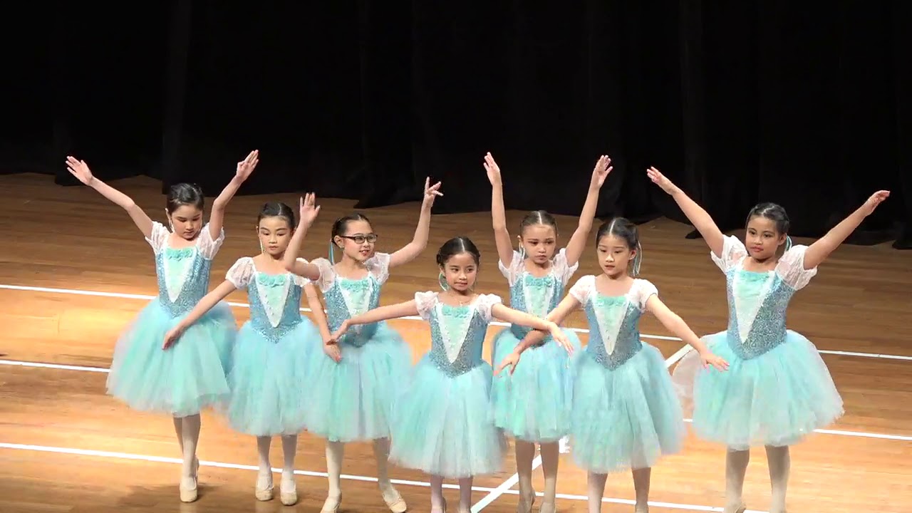 26 Coppella - Swanhilda's Variation - Dancesteps Studio ballet - YouTube