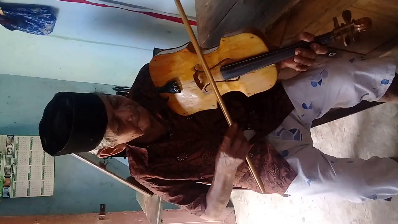 Bermain Musik tradisional biola Nada sunda - YouTube