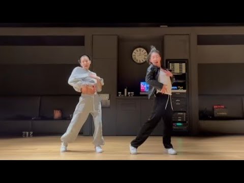 BLACKPINK JENNIE KIM DANCING TO PEACHES BY JUSTIN BIEBER